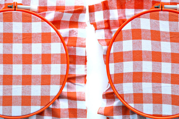 How to set up an embroidery hoop - video tutorial