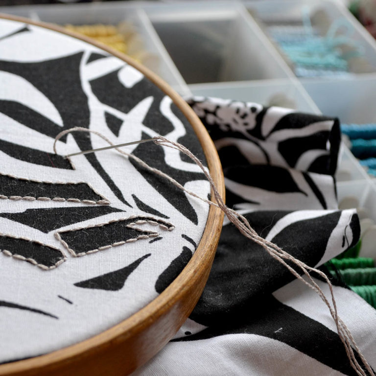Hand embroidery on clothes - the ultimate guide